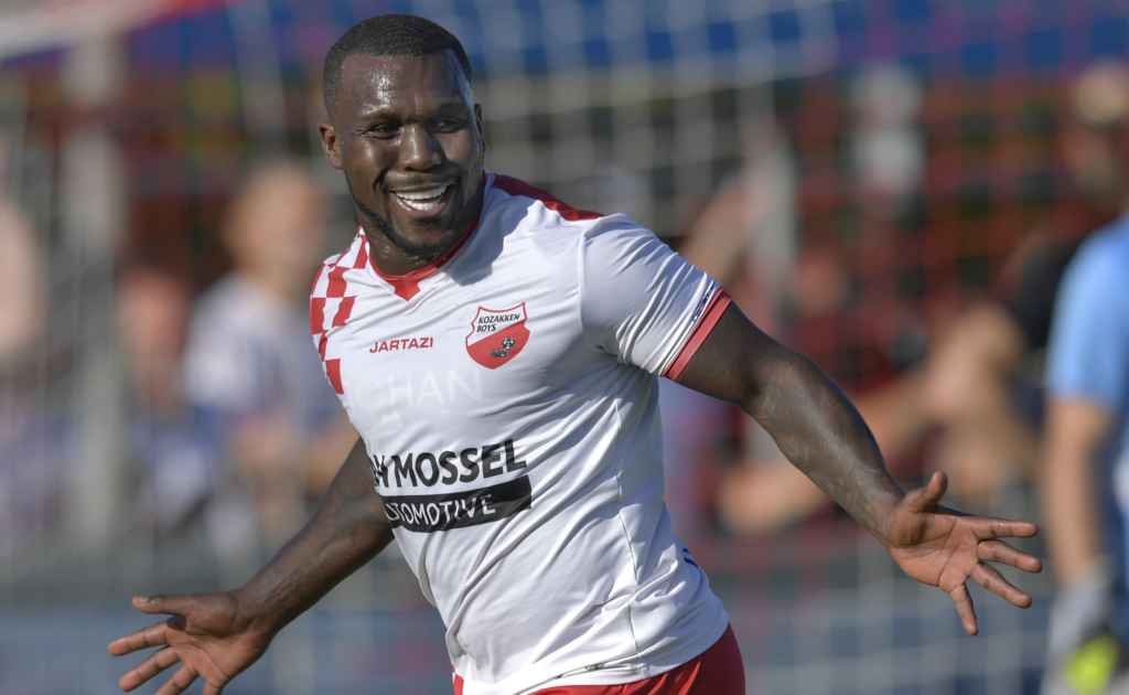 Royston Drenthe keert terug bij Kozakken Boys - Topamateurvoetbal.com