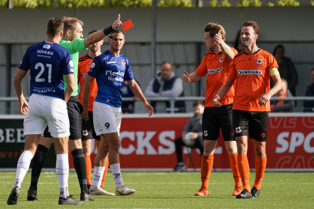 Robbert Susan (Katwijk) en Rick Wouters (De Treffers) wacht mogelijk ...